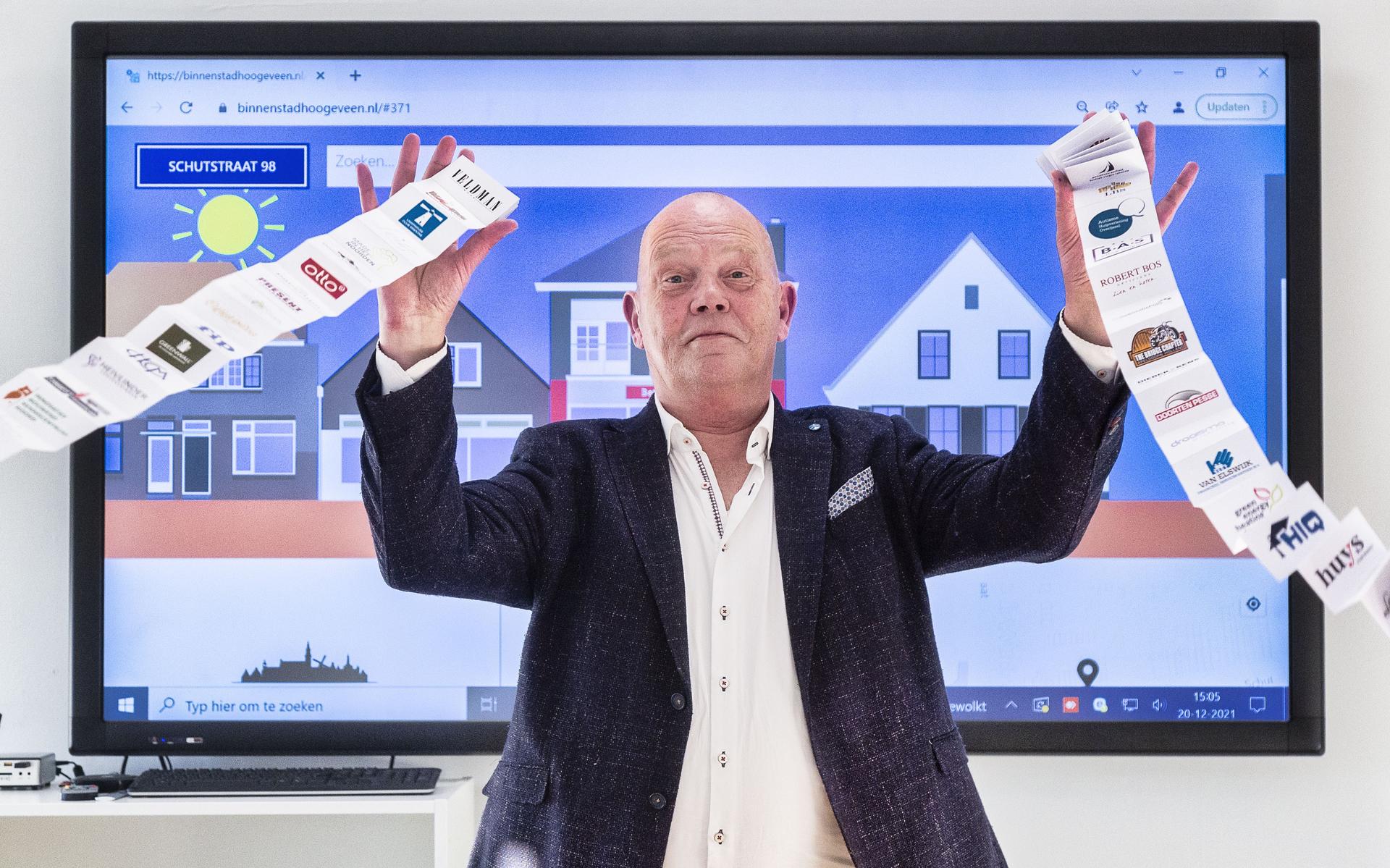 Simon Lenten van !pet uit Hoogeveen is altijd met grafische vormgeving ...