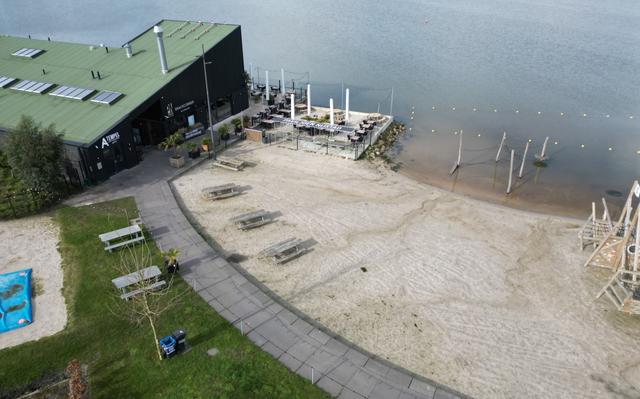 In de zomer curlen op het strand van Paviljoen Nijstad? Beach Curling ...