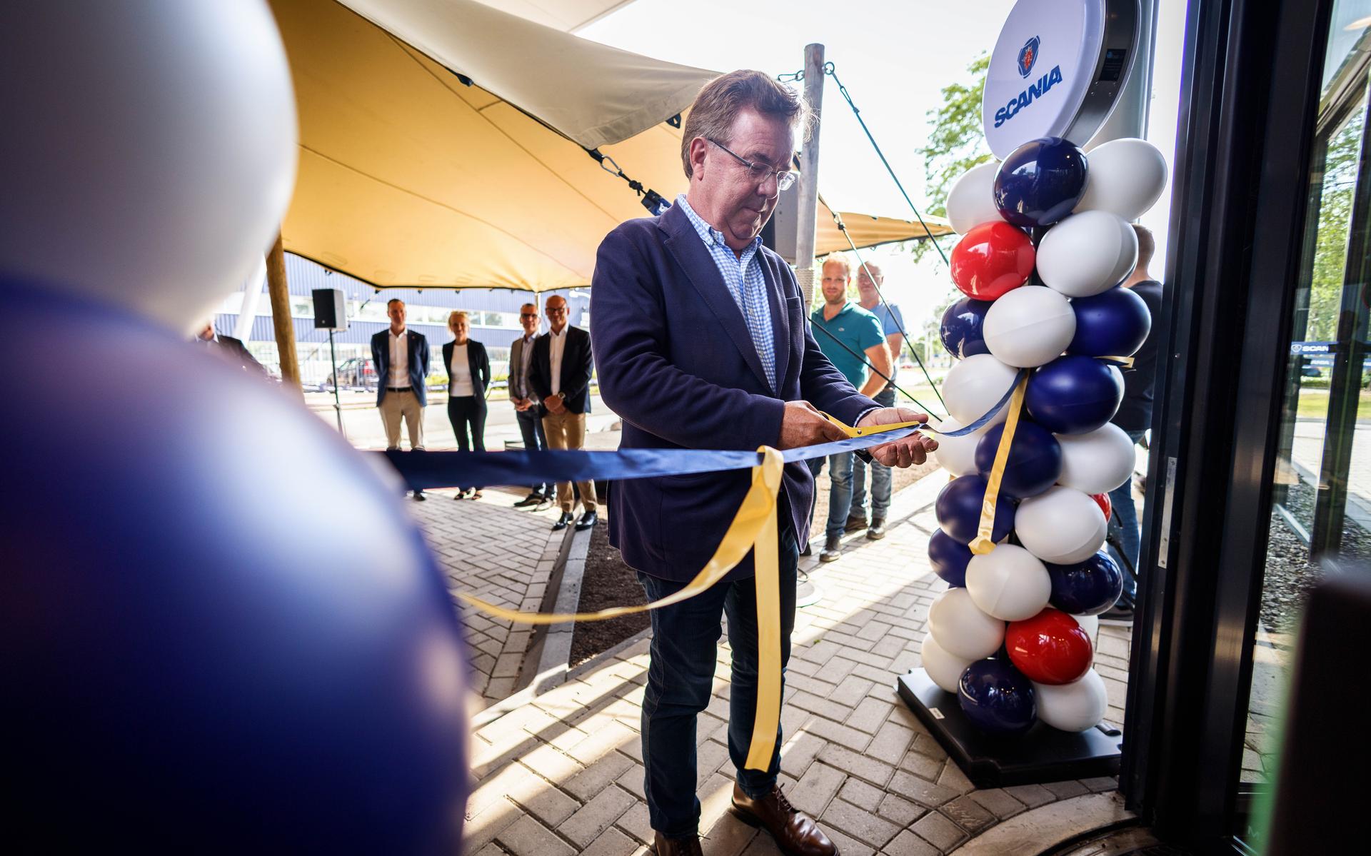 Nieuwe paintshop Scania Production Meppel geopend. 'Duurzaamheid speelt ...