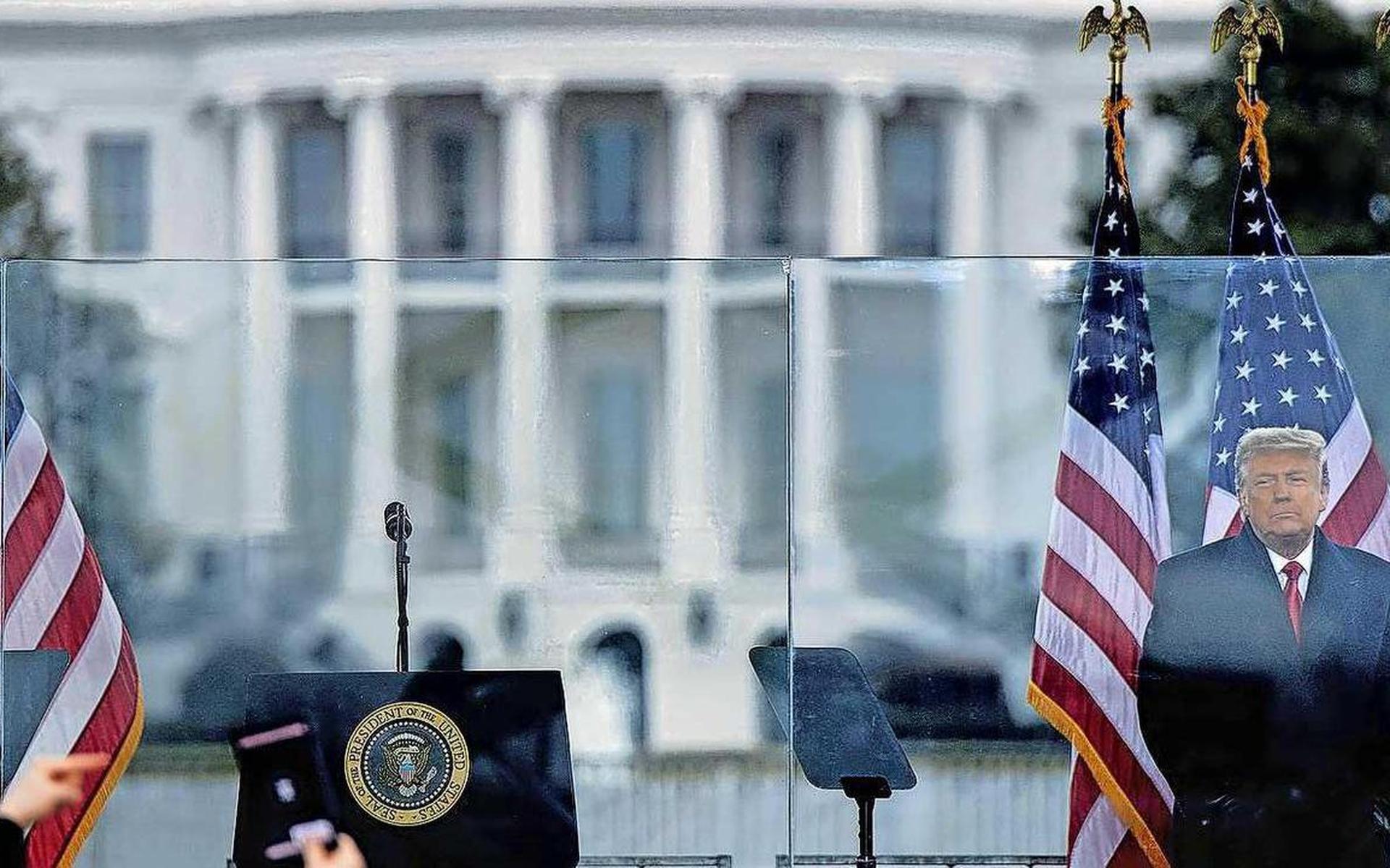 Trump nu ook verdacht van oplichting: miljoenen binnengeharkt met ...