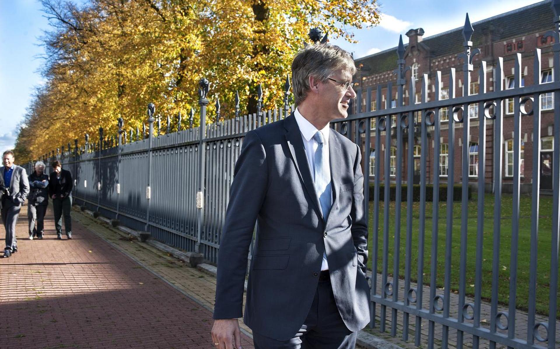'Minister Slob moet aan de slag met snel internet op Drentse scholen ...