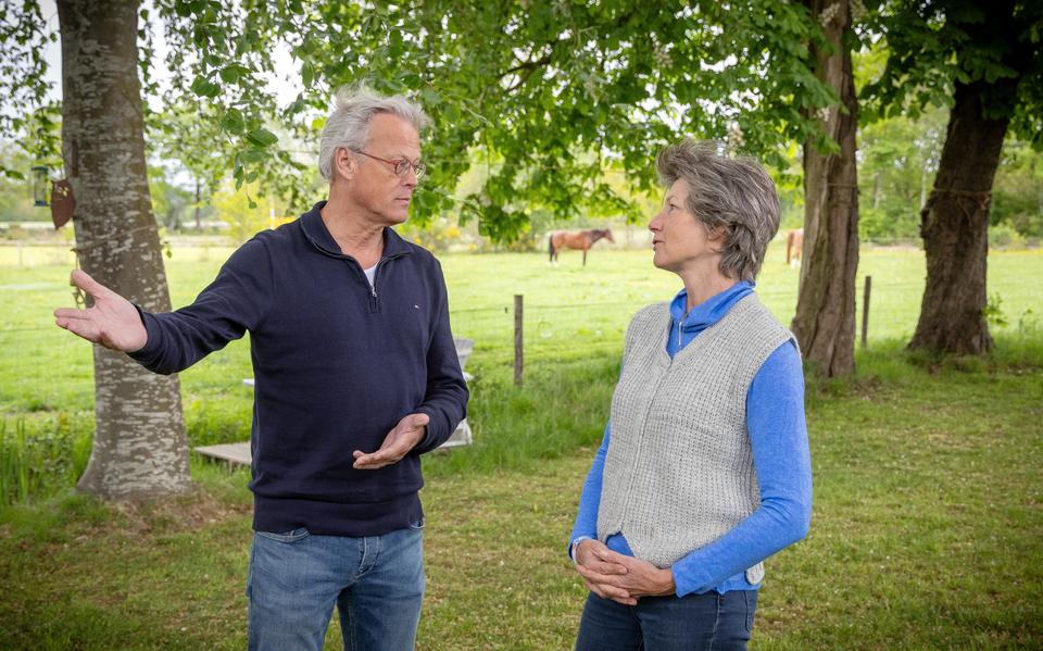 Buren Anja (65) en Bert (58) vrezen de gaswinning bij Vledder. ‘Dit ...