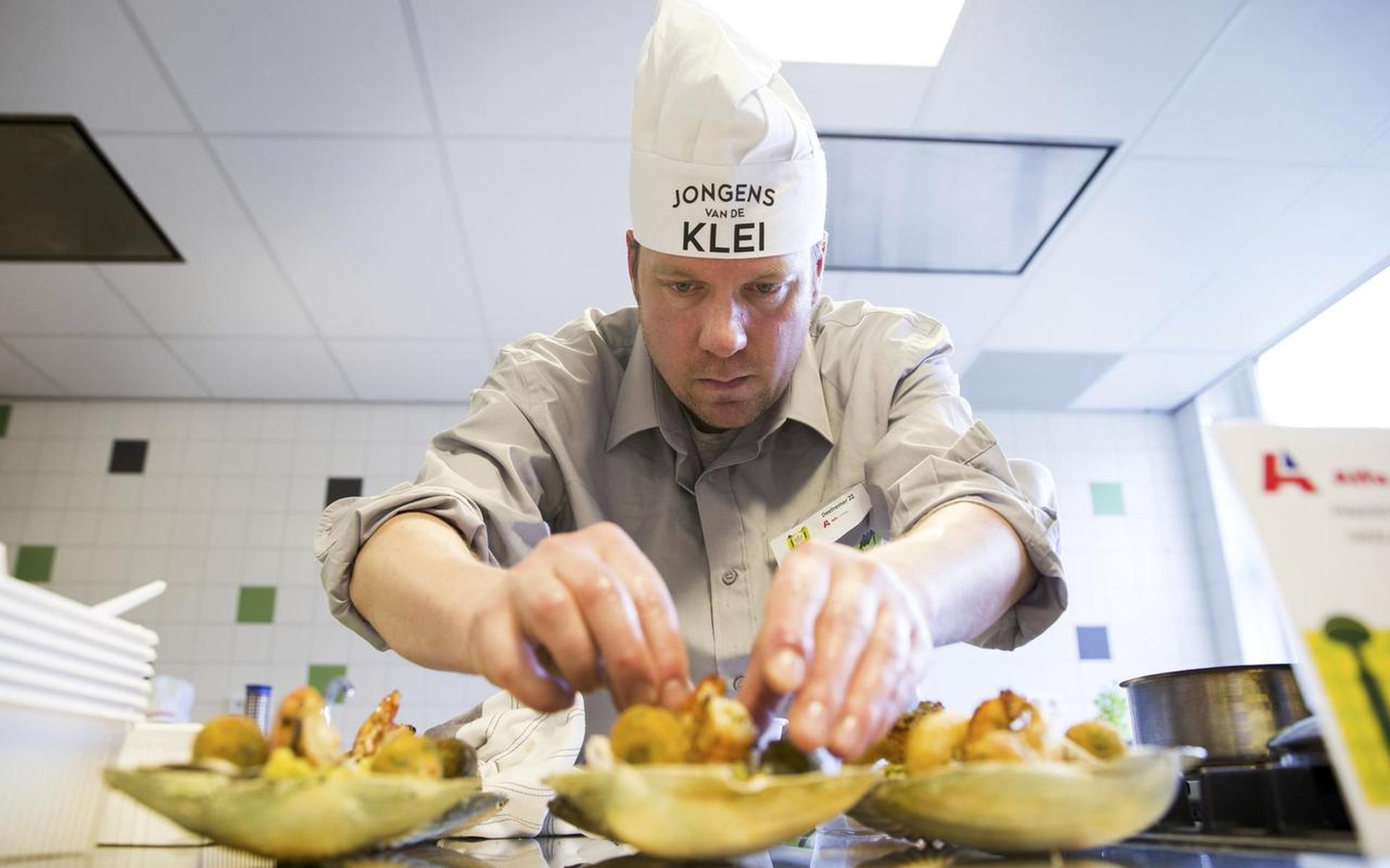 Michel Rekers pakt de ‘dubbel’ op WK snert- en stamppotkoken - Dagblad ...