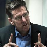 Raakt de bodem van olievoorraad in zicht? RUG-econoom Machiel Mulder ...