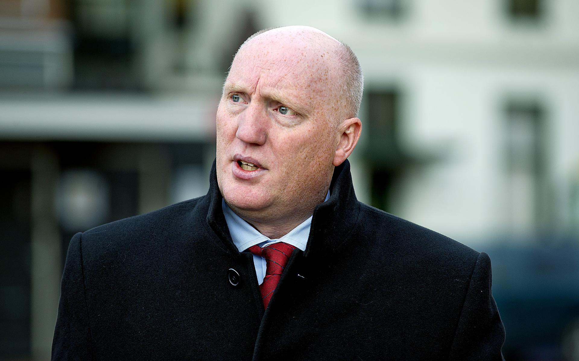 Burgemeester Pieter Smit (54) aan hartstilstand overleden - Dagblad van ...