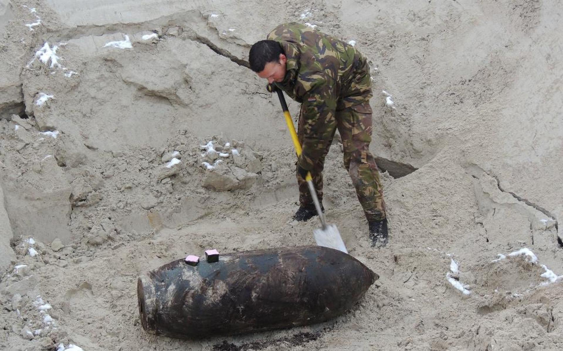 EOD laat drie bommen ontploffen bij Assen - Dagblad van het Noorden