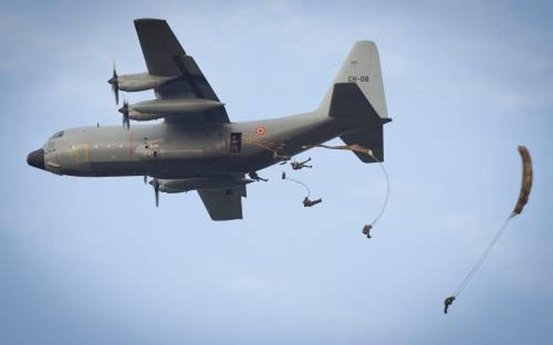 Defensie oefent laagvliegen boven zuidoosten - Dagblad van het Noorden Defensie oefent laagvliegen boven zuidoosten - Dagblad van het Noorden
