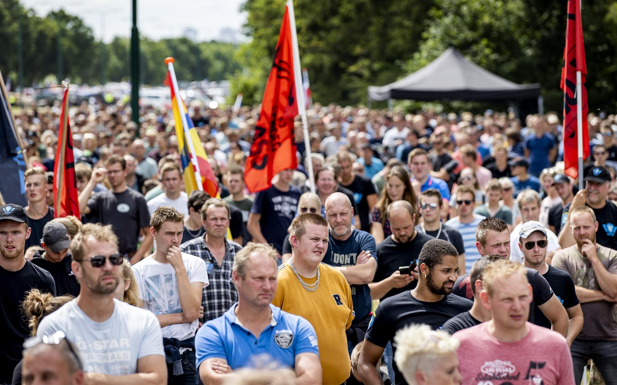 Jan Huzen uit Nieuw-Weerdinge dreigt adressen van undercoveragenten te ...