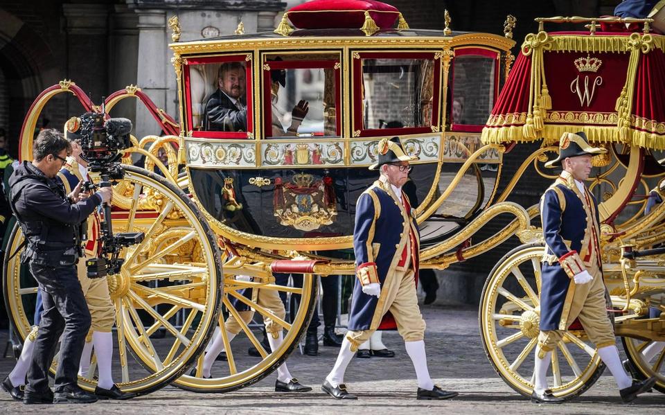 Glazen Koets met koningspaar en prinses Amalia vertrokken - Oozo.nl