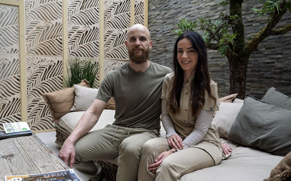 Frank (38) en Sharon (33) uit Emmen gaan met wellnesscentrum terug naar ...
