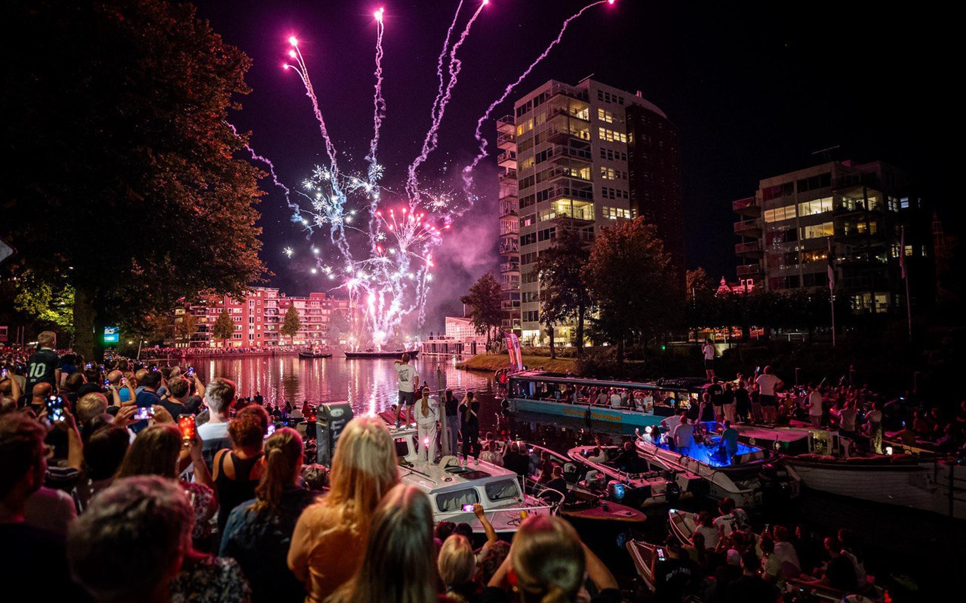Kijk mee: zo zag de vuurwerkshow van Groningens Ontzet eruit - Dagblad ...