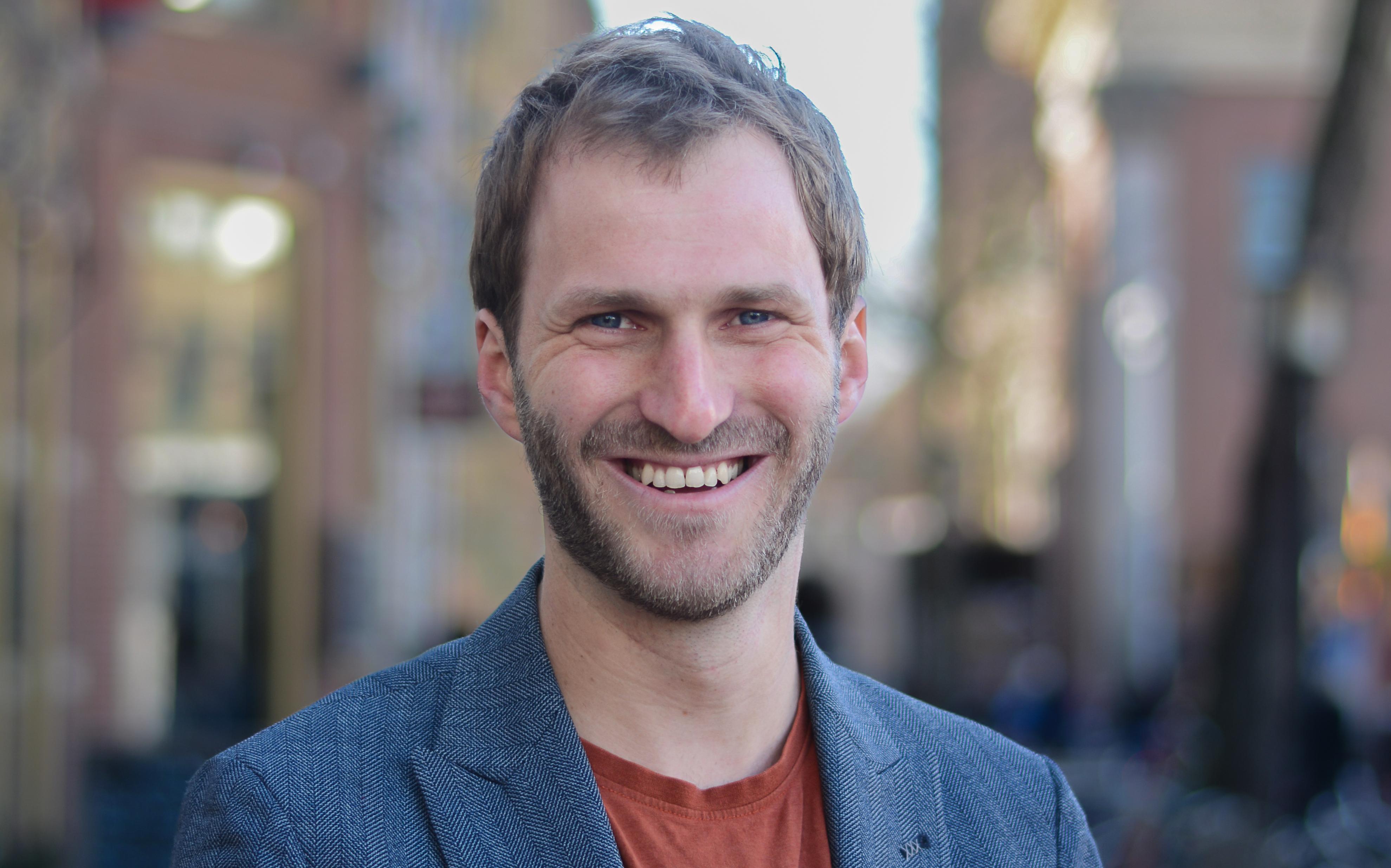 Joren van Veen volgt Els van der Weele op fractievoorzitter van de PvdA ...