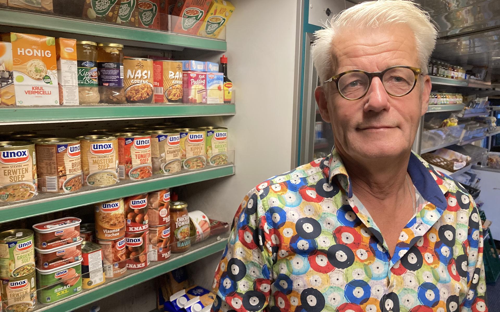 'Met mijn rijdende winkel ben ik een uitstervend ras'. Martin Smit uit ...