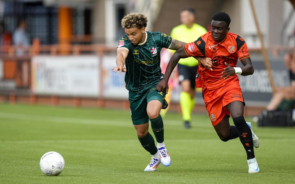 Pech achtervolgt FC Emmen in Volendam, maar Drenten pakken toch eerste ...