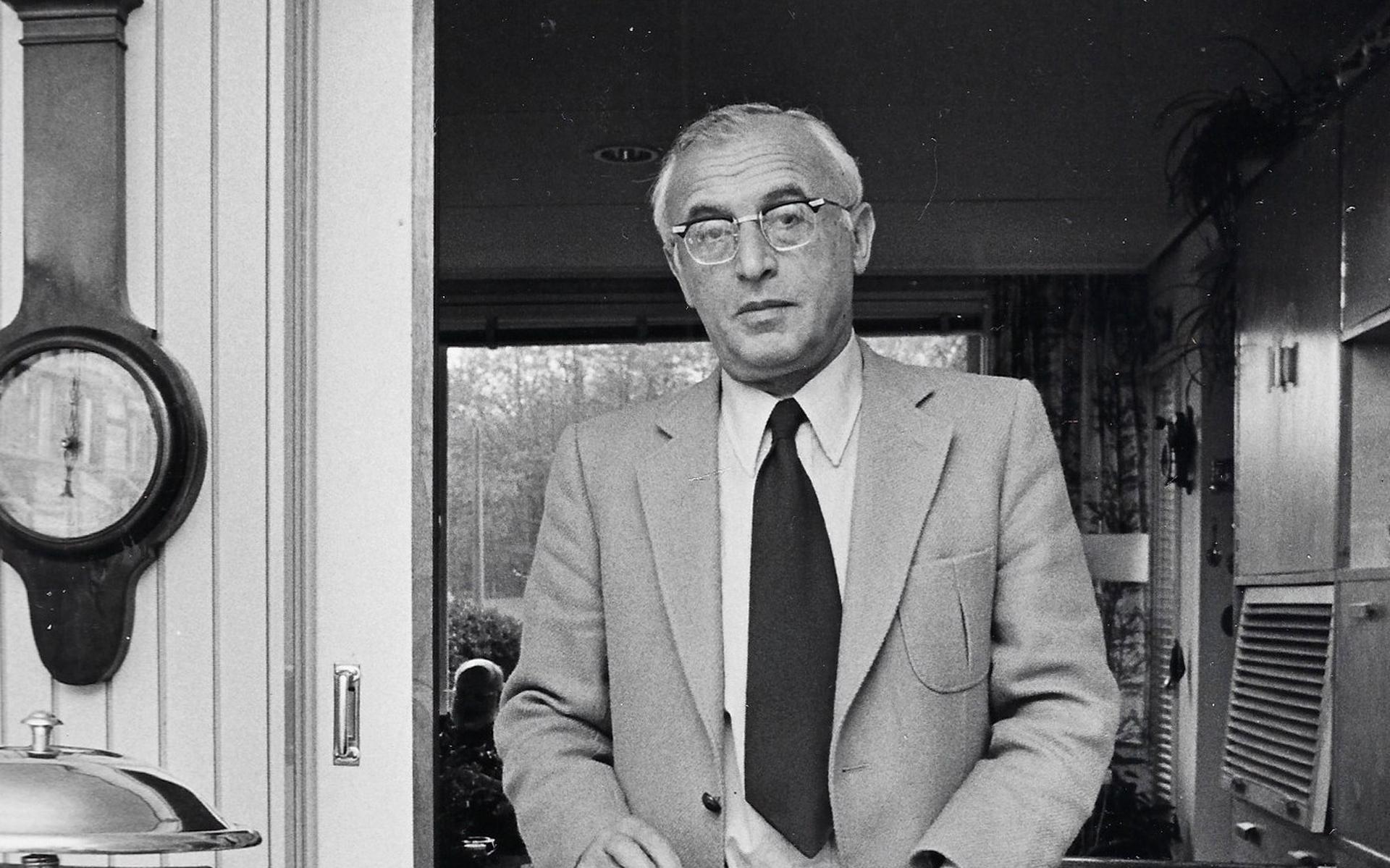 Huisarts Elie Cohen uit Aduard overleefde Auschwitz. Zijn naam prijkt ...