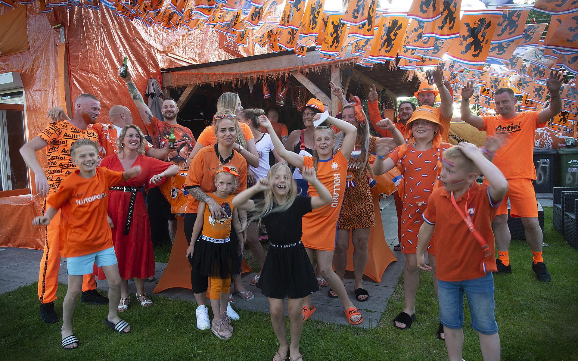 EURO2020 kijken bij Oranje-gekke familie in Emmen. Zelfs het wc-papier ...
