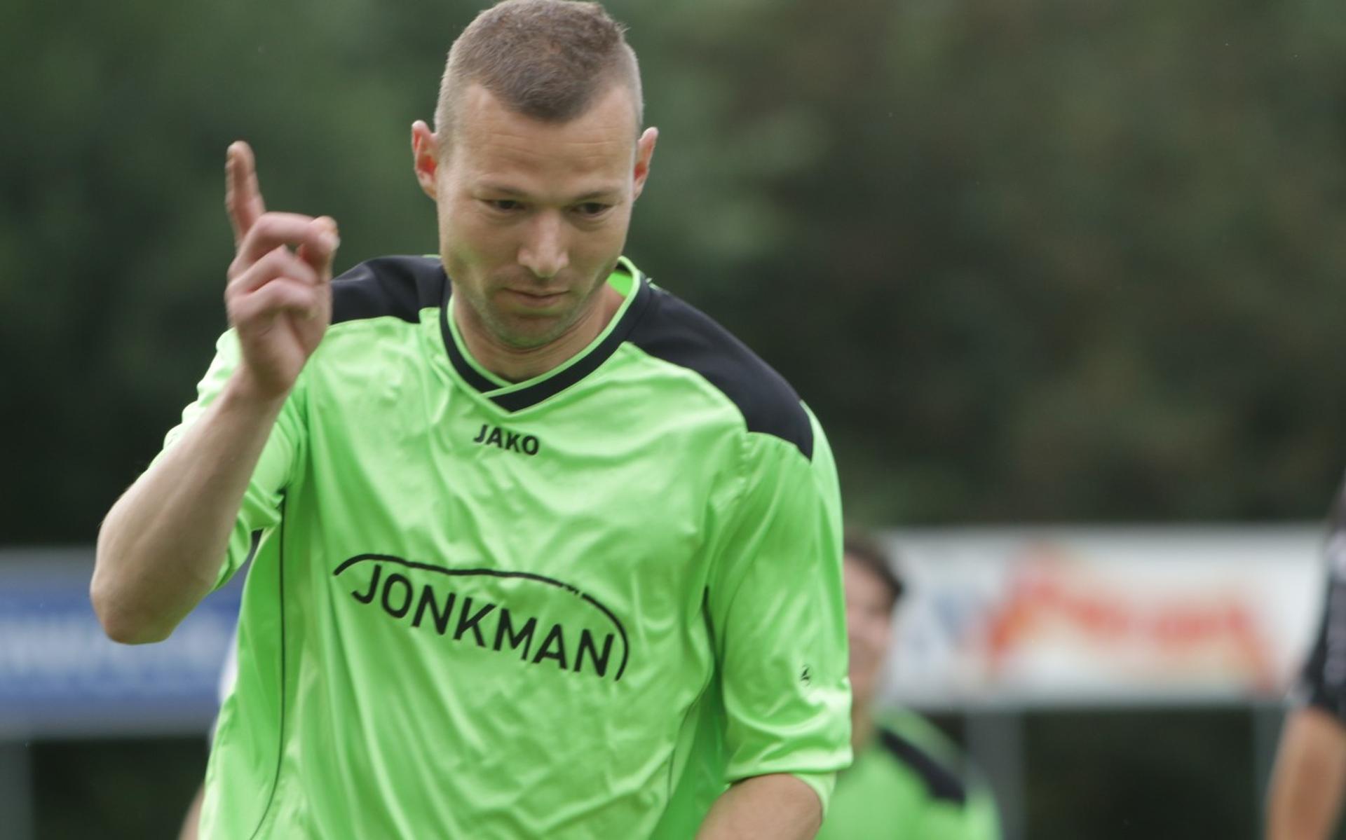 Amateurvoetballer (35) VV Waskemeer overleden na ongeluk Plataanlaan ...
