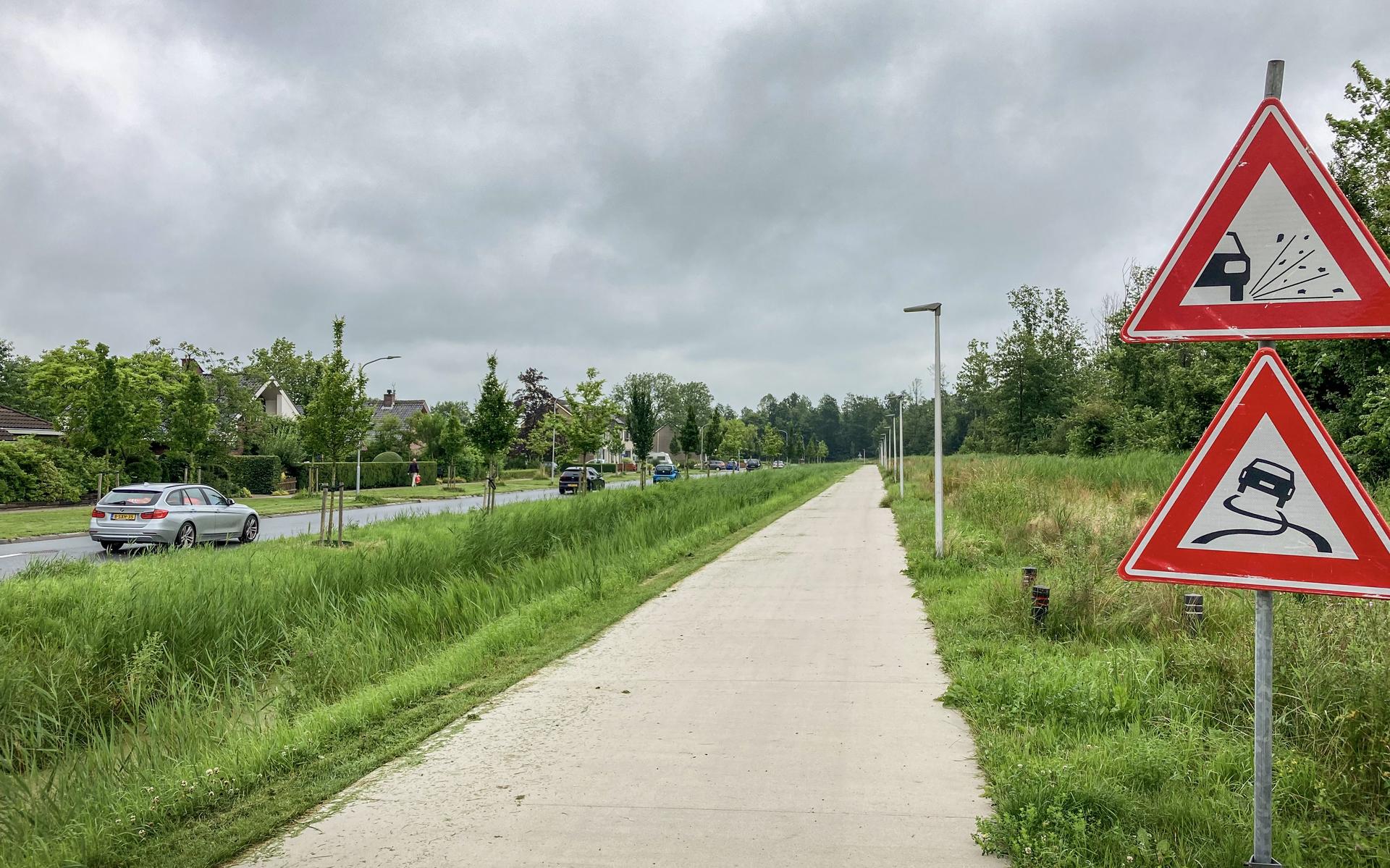 Fietsers gaan onderuit op 'glad' fietspad langs Waldadrift Bedum ...