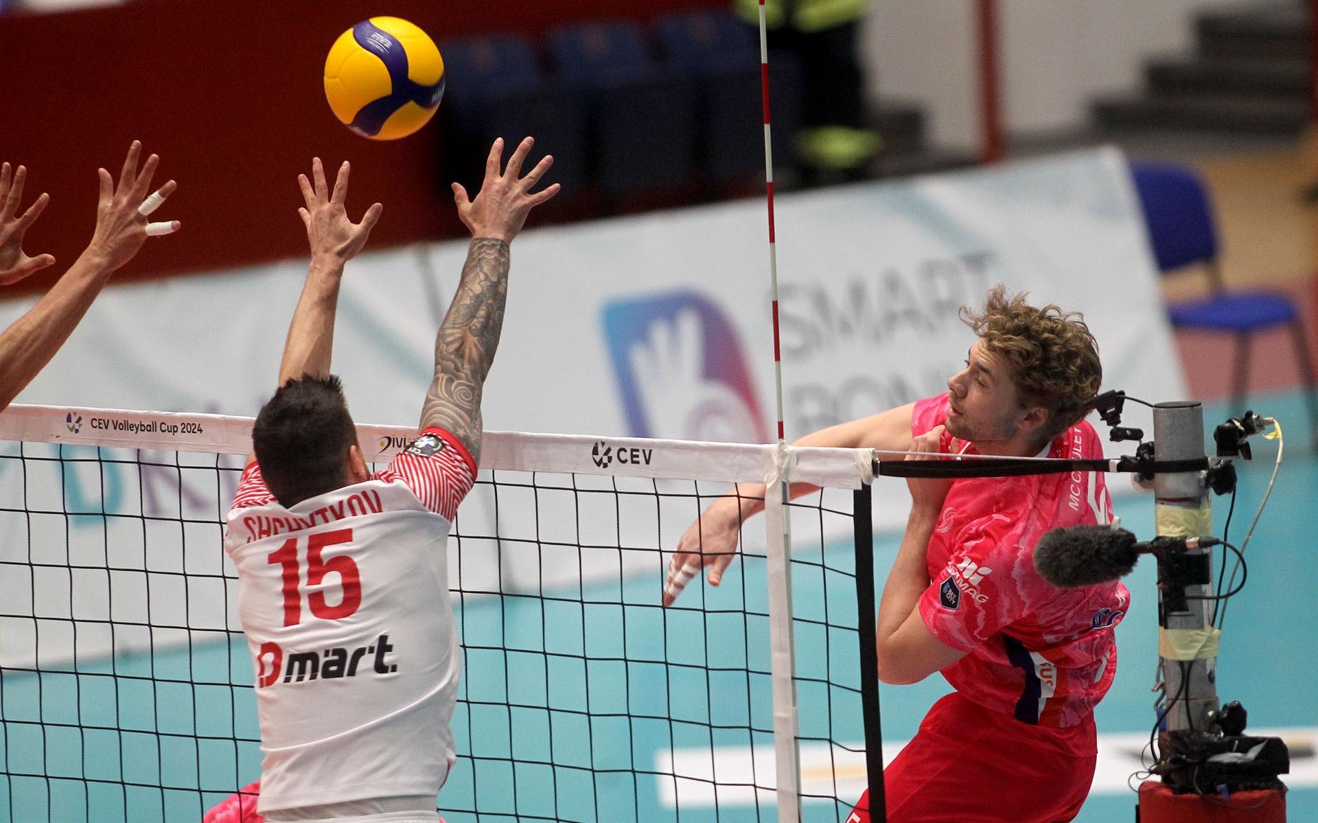 De volleyballers van Lycurgus uit Groningen lijden in de Europacup ...