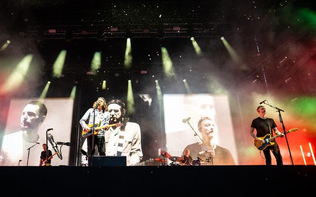 Snow Patrol trapt tweede serie Summerstage-concerten af en strooit in ...