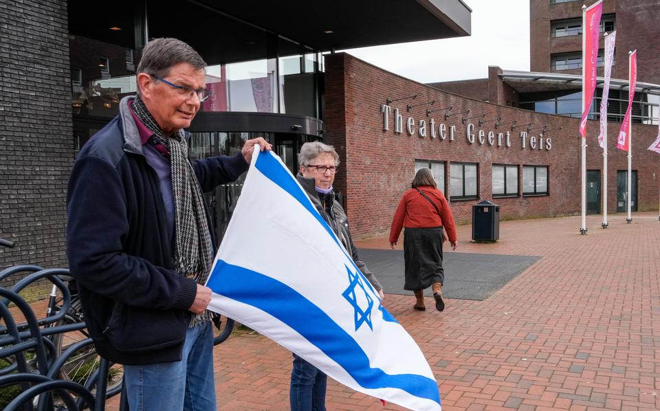Gemeente weert media bij concert Lenny Kuhr in theater Geert Teis in ...