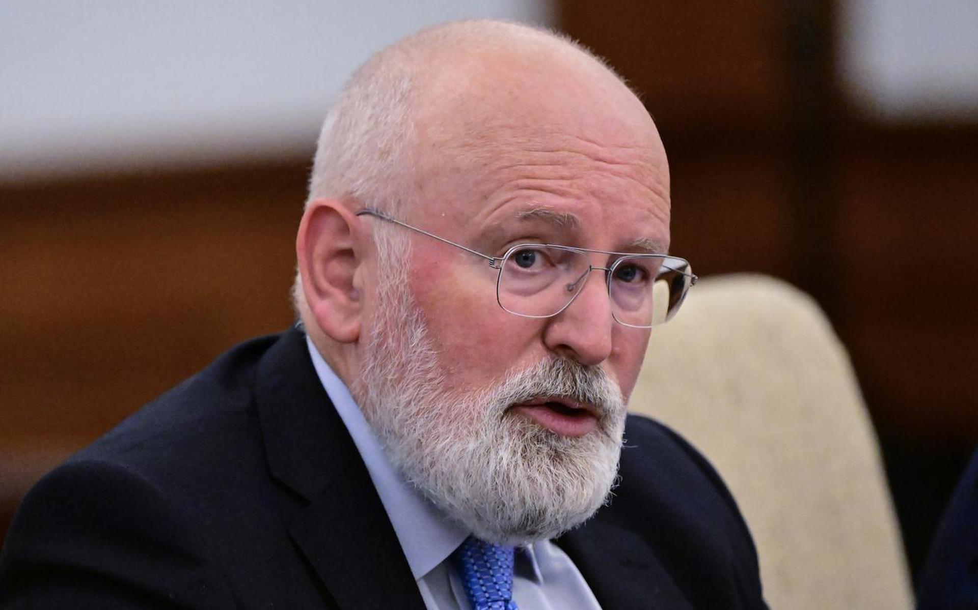Frans Timmermans stelt zich op het terras stamkroeg kandidaat als ... Frans Timmermans stelt zich op het terras stamkroeg kandidaat als ...