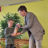 Huldiging Nederlands kampioen grasbaanraces Raymond Hummel te midden ...
