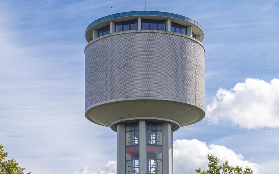 Watertoren Assen overgedragen aan vastgoedondernemer Riemer van den ...