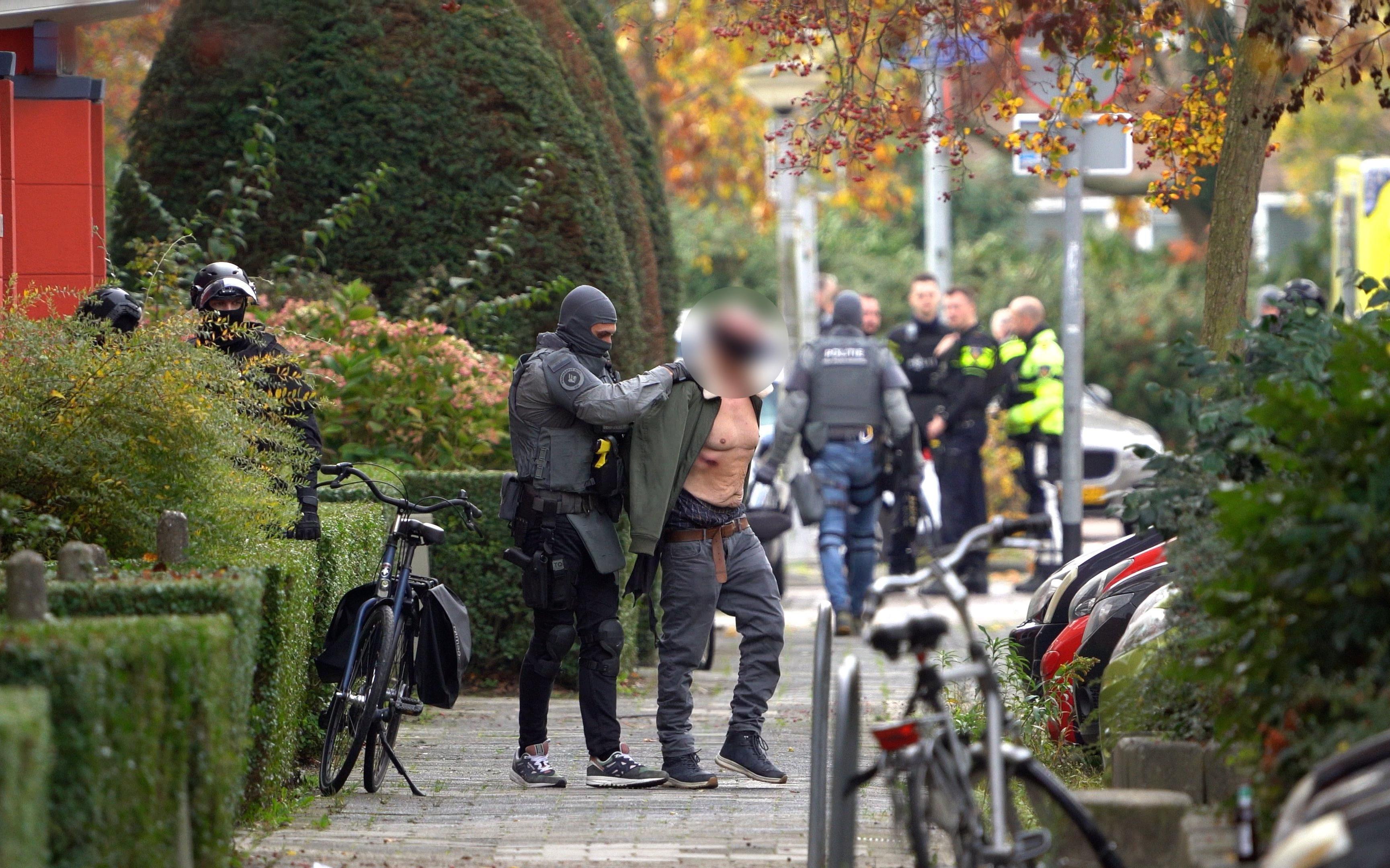 Politie schiet met klapkogel op verwarde man in Korrewegwijk Groningen ...