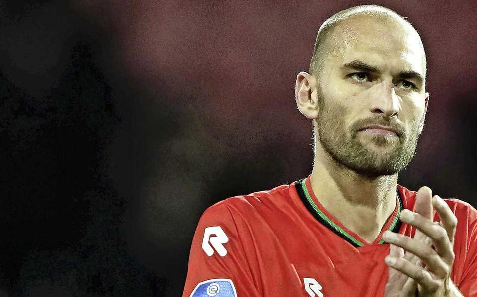 Bas Dost zakte door ontstoken hartspier in elkaar tijdens AZ-NEC. 'Ik ... Bas Dost zakte door ontstoken hartspier in elkaar tijdens AZ-NEC. 'Ik ...