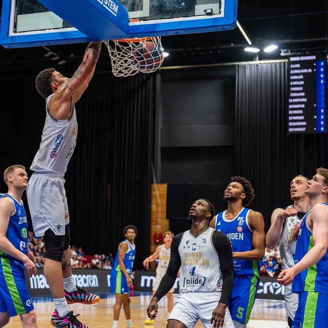 Donar verslaat Leiden in de eerste halve finale play-offs voor het ...
