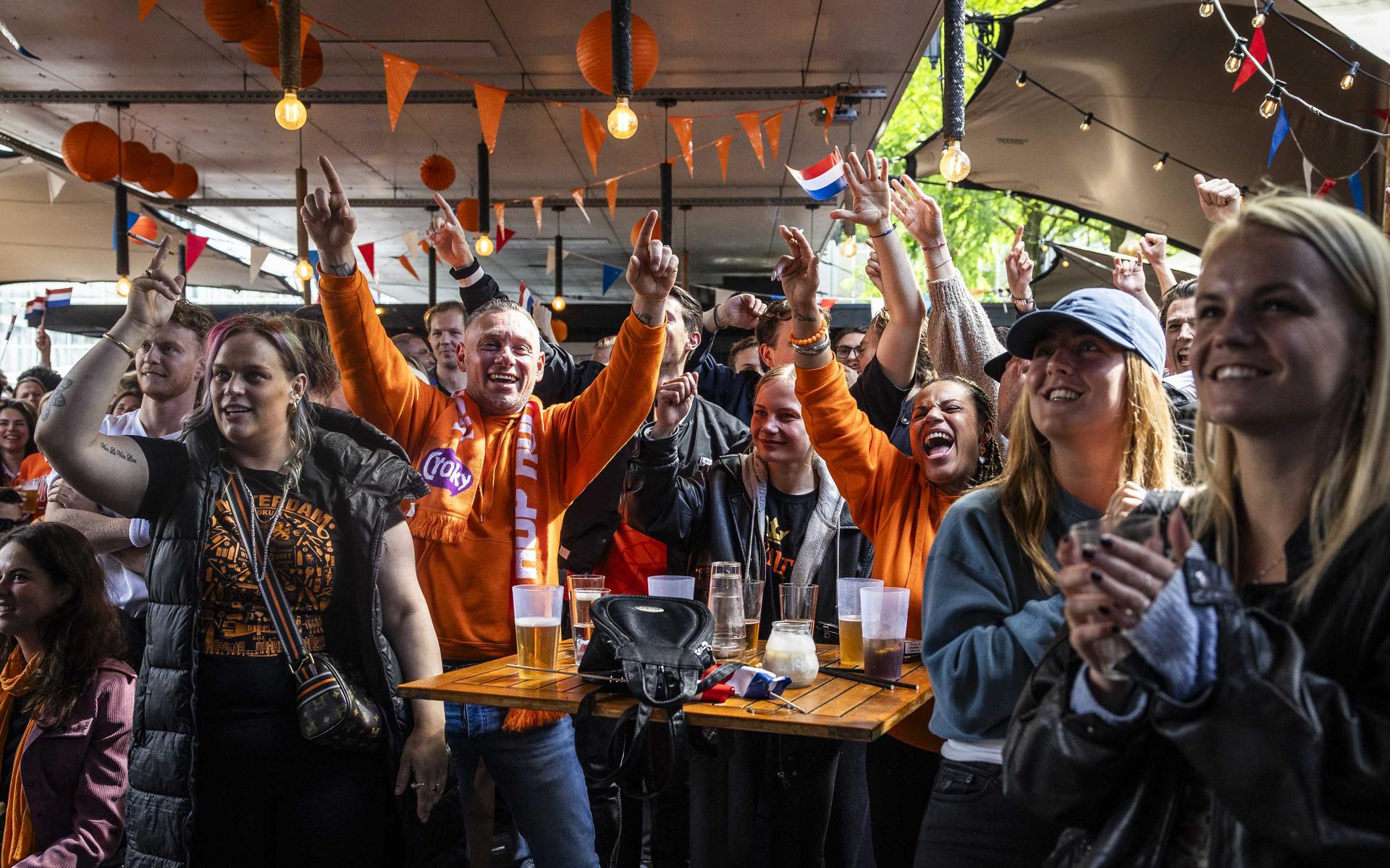 Waarom je buurman de goals van Oranje soms een halve minuut eerder ziet ...